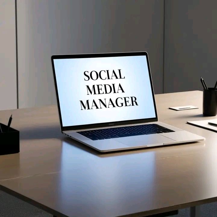 What You Should Look For When Hiring A Social Media Manager in 2025 ...